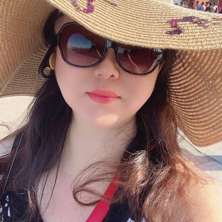 Beautiful woman looking for a mate, please forward: Everest College,